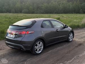 Pelēks Honda Civic 2009 Kauņa, ar dzinēja tilpumu 2.20 L un nobraukumu 320 tūkst. km par 1500 €, foto 3 vietnē AUTOMOTO.COM.LV