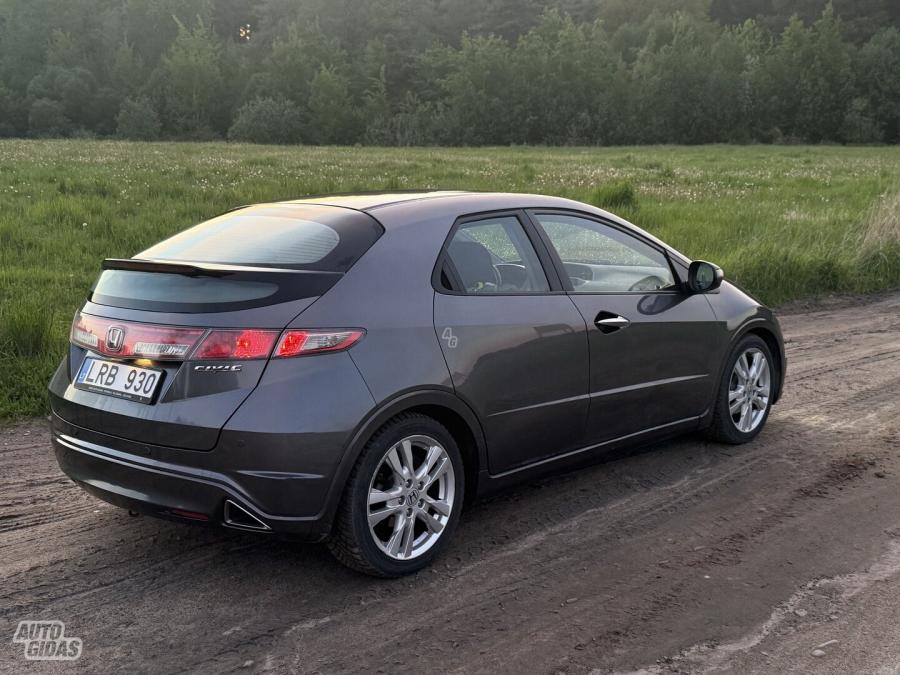 Pelēks Honda Civic 2009 Kauņa, ar dzinēja tilpumu 2.20 L un nobraukumu 320 tūkst. km par 1500 €, foto 3 vietnē AUTOMOTO.COM.LV