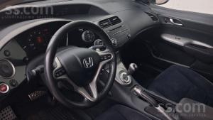 Pelēks Honda Civic 2009 Rīga, ar dzinēja tilpumu 1.80 L un nobraukumu 274 tūkst. km par 3450 €, foto 4 vietnē AUTOMOTO.COM.LV