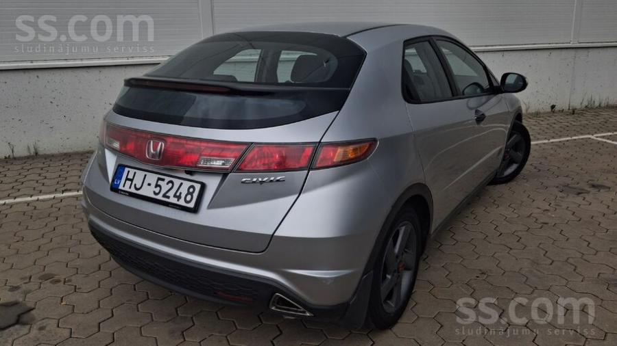 Pelēks Honda Civic 2009 Rīga, ar dzinēja tilpumu 1.80 L un nobraukumu 274 tūkst. km par 3450 €, foto 6 vietnē AUTOMOTO.COM.LV