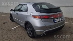 Pelēks Honda Civic 2009 Rīga, ar dzinēja tilpumu 1.80 L un nobraukumu 274 tūkst. km par 3450 €, foto 7 vietnē AUTOMOTO.COM.LV