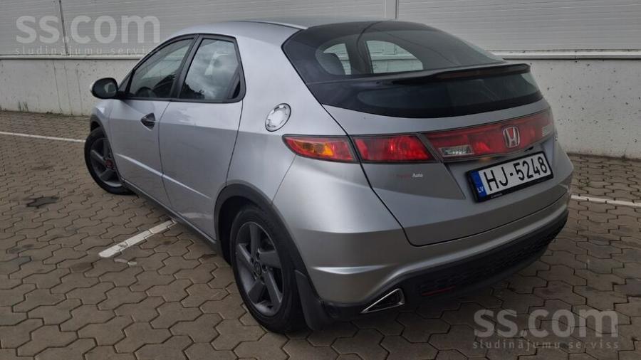 Pelēks Honda Civic 2009 Rīga, ar dzinēja tilpumu 1.80 L un nobraukumu 274 tūkst. km par 3450 €, foto 7 vietnē AUTOMOTO.COM.LV