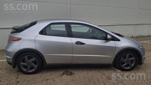 Pelēks Honda Civic 2009 Rīga, ar dzinēja tilpumu 1.80 L un nobraukumu 274 tūkst. km par 3450 €, foto 10 vietnē AUTOMOTO.COM.LV