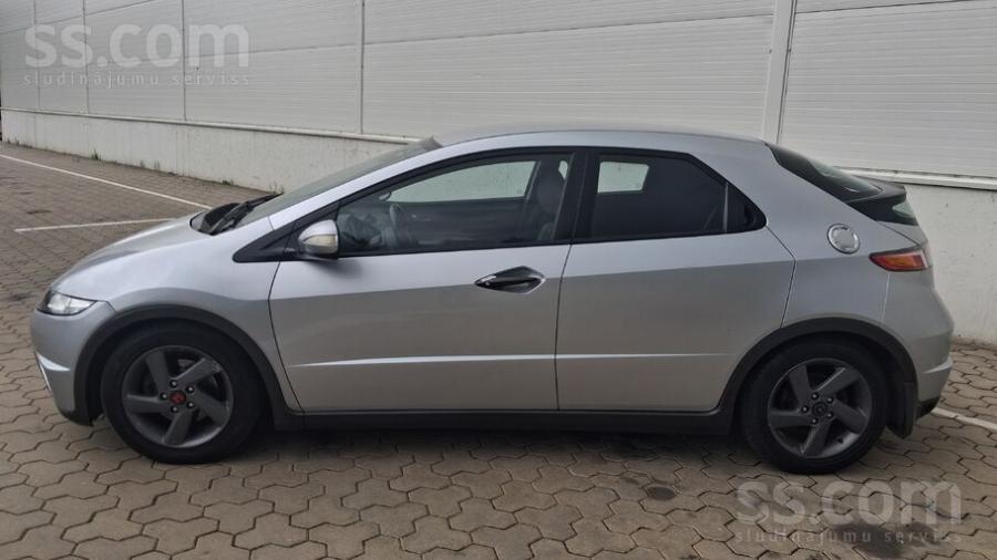 Pelēks Honda Civic 2009 Rīga, ar dzinēja tilpumu 1.80 L un nobraukumu 274 tūkst. km par 3450 €, foto 11 vietnē AUTOMOTO.COM.LV
