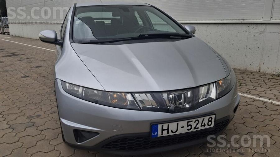 Pelēks Honda Civic 2009 Rīga, ar dzinēja tilpumu 1.80 L un nobraukumu 274 tūkst. km par 3450 €, foto 14 vietnē AUTOMOTO.COM.LV
