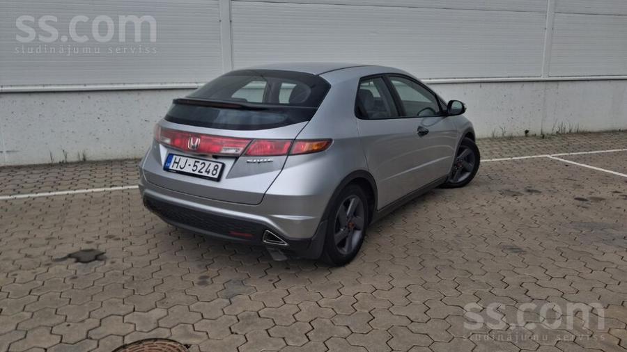 Pelēks Honda Civic 2009 Rīga, ar dzinēja tilpumu 1.80 L un nobraukumu 274 tūkst. km par 3450 €, foto 22 vietnē AUTOMOTO.COM.LV