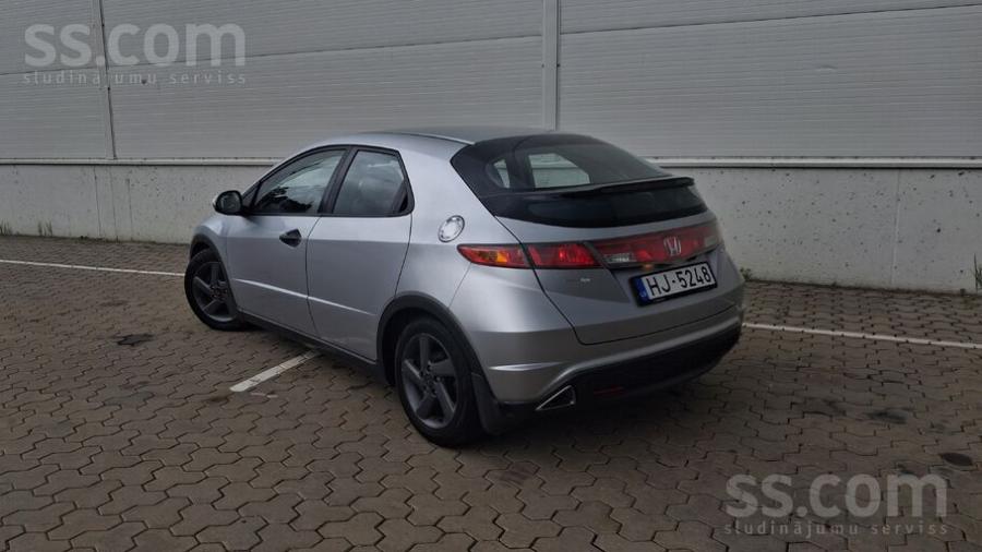 Pelēks Honda Civic 2009 Rīga, ar dzinēja tilpumu 1.80 L un nobraukumu 274 tūkst. km par 3450 €, foto 23 vietnē AUTOMOTO.COM.LV