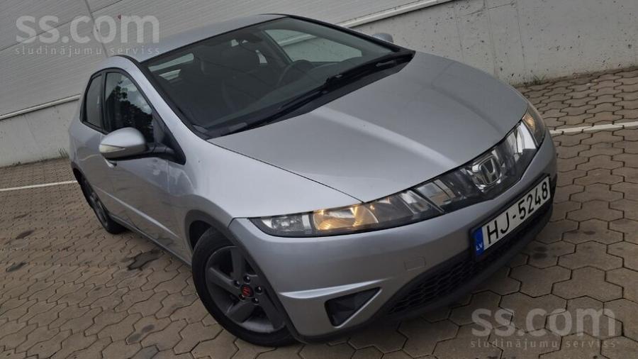 Pelēks Honda Civic 2009 Rīga, ar dzinēja tilpumu 1.80 L un nobraukumu 274 tūkst. km par 3450 €, foto 29 vietnē AUTOMOTO.COM.LV