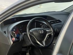 Grey Honda Civic 2009 in Rezekne, with an engine capacity of 2.20 L and mileage of 287 thousand km for 2750 €, photo 9 on AUTOMOTO.COM.LV