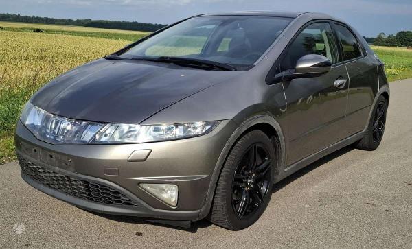 Pelēks Honda Civic 2009 Pakruojis, ar dzinēja tilpumu 2.20 L un nobraukumu 31 tūkst. km par 2250 €, foto 5 vietnē AUTOMOTO.COM.LV
