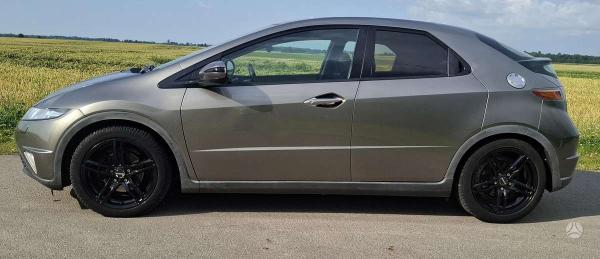 Pelēks Honda Civic 2009 Pakruojis, ar dzinēja tilpumu 2.20 L un nobraukumu 31 tūkst. km par 2250 €, foto 7 vietnē AUTOMOTO.COM.LV