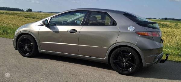 Pelēks Honda Civic 2009 Pakruojis, ar dzinēja tilpumu 2.20 L un nobraukumu 31 tūkst. km par 2250 €, foto 8 vietnē AUTOMOTO.COM.LV
