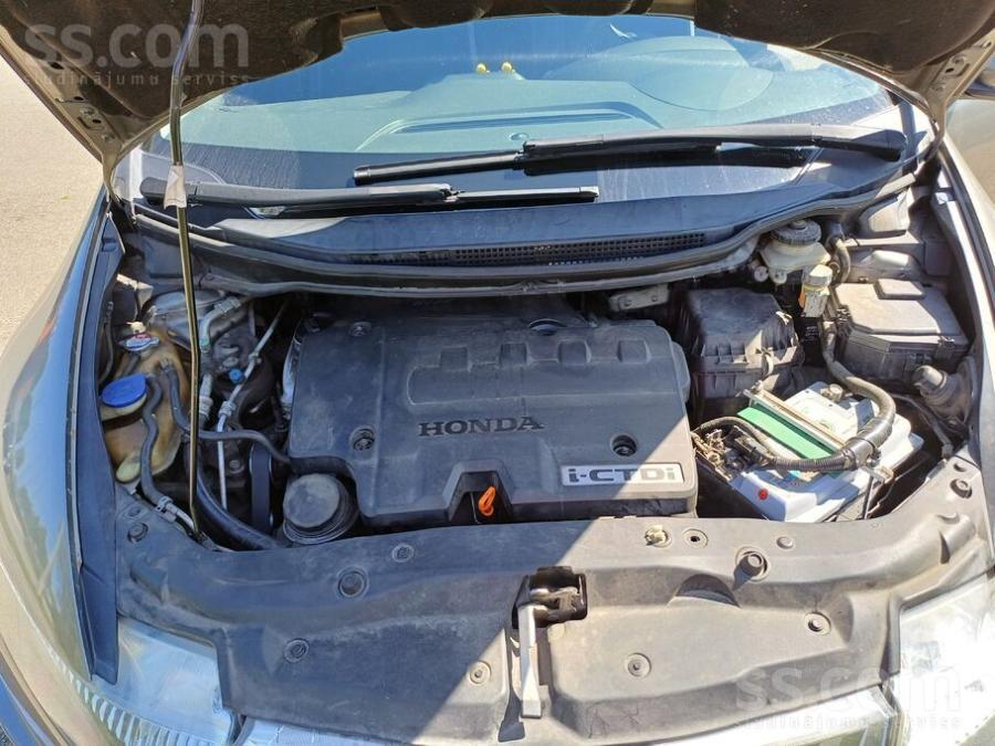Grey Honda Civic 2009 in Riga, with an engine capacity of 2.20 L and mileage of 0 thousand km for 3500 €, photo 8 on AUTOMOTO.COM.LV