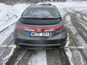Grey Honda Civic 2010 in Vilnius, with an engine capacity of 1.40 L and mileage of 180 thousand km for 3390 €, photo 5 on AUTOMOTO.COM.LV