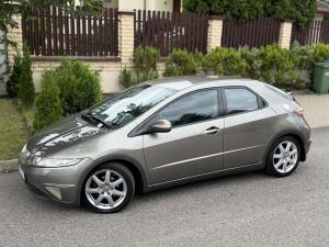 Grey Honda Civic 2010 in Vilnius, with an engine capacity of 1.80 L and mileage of 225 thousand km for 3450 €, photo 4 on AUTOMOTO.COM.LV