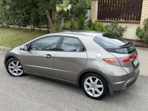 Grey Honda Civic 2010 in Vilnius, with an engine capacity of 1.80 L and mileage of 225 thousand km for 3450 €, photo 10 on AUTOMOTO.COM.LV
