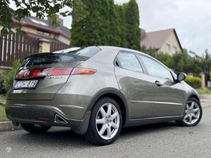Grey Honda Civic 2010 in Vilnius, with an engine capacity of 1.80 L and mileage of 225 thousand km for 3450 €, photo 18 on AUTOMOTO.COM.LV