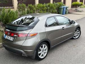 Grey Honda Civic 2010 in Vilnius, with an engine capacity of 1.80 L and mileage of 225 thousand km for 3450 €, photo 19 on AUTOMOTO.COM.LV