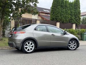 Grey Honda Civic 2010 in Vilnius, with an engine capacity of 1.80 L and mileage of 225 thousand km for 3450 €, photo 20 on AUTOMOTO.COM.LV