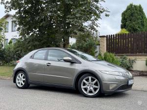 Grey Honda Civic 2010 in Vilnius, with an engine capacity of 1.80 L and mileage of 225 thousand km for 3450 €, photo 23 on AUTOMOTO.COM.LV