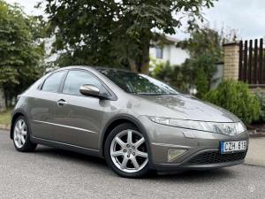 Grey Honda Civic 2010 in Vilnius, with an engine capacity of 1.80 L and mileage of 225 thousand km for 3450 €, photo 24 on AUTOMOTO.COM.LV