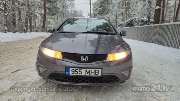 Grey Honda Civic 2011 in Tallinn, with an engine capacity of 1.80 L and mileage of 76 thousand km for 4900 €, photo 2 on AUTOMOTO.COM.LV