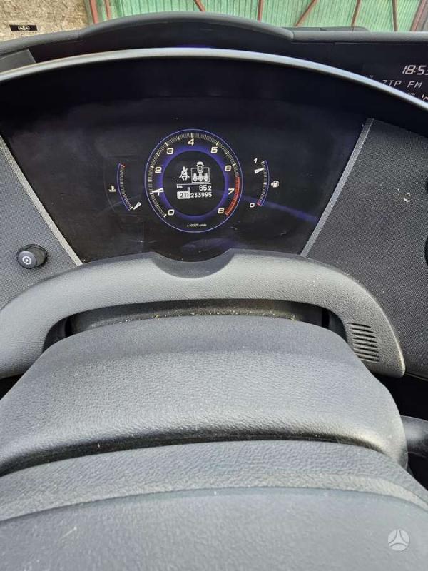 Grey Honda Civic 2011 in Kaunas, with an engine capacity of 1.33 L and mileage of 234 thousand km for 3450 €, photo 6 on AUTOMOTO.COM.LV