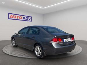Grey Honda Civic 2011 in Vilnius, with an engine capacity of 1.80 L and mileage of 206 thousand km for 3999 €, photo 4 on AUTOMOTO.COM.LV