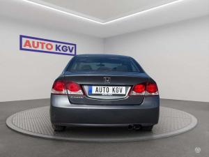 Grey Honda Civic 2011 in Vilnius, with an engine capacity of 1.80 L and mileage of 206 thousand km for 3999 €, photo 5 on AUTOMOTO.COM.LV