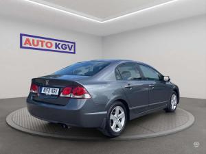 Grey Honda Civic 2011 in Vilnius, with an engine capacity of 1.80 L and mileage of 206 thousand km for 3999 €, photo 6 on AUTOMOTO.COM.LV