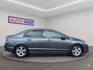 Grey Honda Civic 2011 in Vilnius, with an engine capacity of 1.80 L and mileage of 206 thousand km for 3999 €, photo 7 on AUTOMOTO.COM.LV