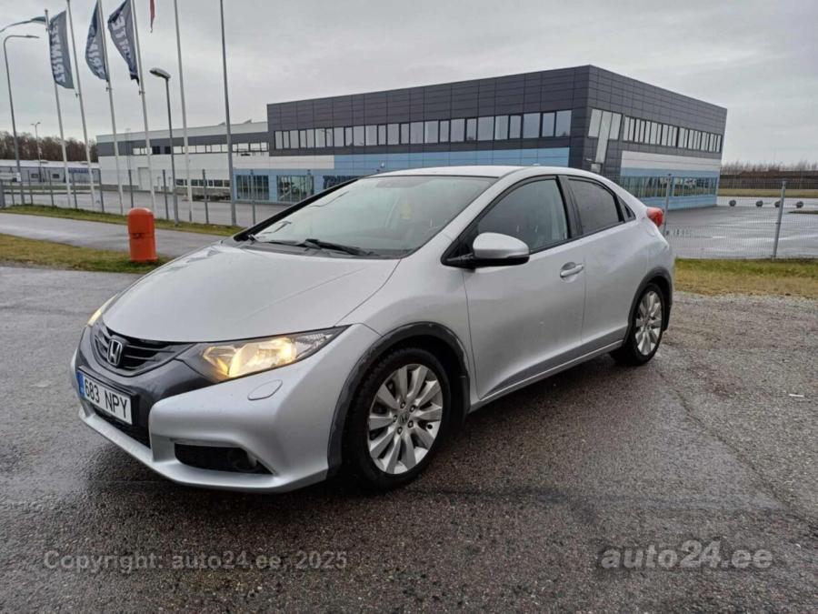 Grey Honda Civic 2012 in Tallinn, with an engine capacity of 1.80 L and mileage of 203 thousand km for 6900 €, photo 5 on AUTOMOTO.COM.LV