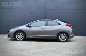 Pelēks Honda Civic 2012 Rīga, ar dzinēja tilpumu 1.80 L un nobraukumu 198 tūkst. km par 5950 €, foto 2 vietnē AUTOMOTO.COM.LV