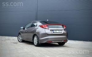 Pelēks Honda Civic 2012 Rīga, ar dzinēja tilpumu 1.80 L un nobraukumu 198 tūkst. km par 5950 €, foto 3 vietnē AUTOMOTO.COM.LV