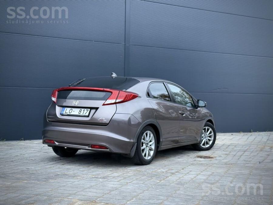 Pelēks Honda Civic 2012 Rīga, ar dzinēja tilpumu 1.80 L un nobraukumu 198 tūkst. km par 5950 €, foto 6 vietnē AUTOMOTO.COM.LV