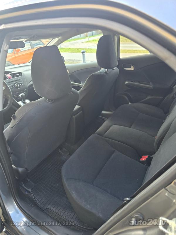 Grey Honda Civic 2012 in Tartu, with an engine capacity of 1.80 L and mileage of 170 thousand km for 5900 €, photo 5 on AUTOMOTO.COM.LV
