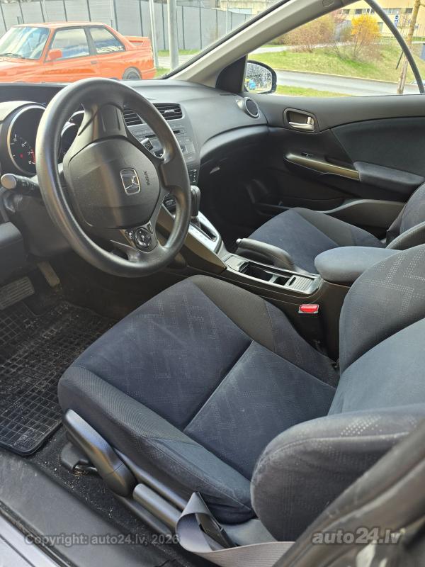 Grey Honda Civic 2012 in Tartu, with an engine capacity of 1.80 L and mileage of 170 thousand km for 5900 €, photo 6 on AUTOMOTO.COM.LV