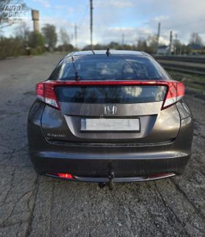 Grey Honda Civic 2012 in Siauliai, with an engine capacity of 2.20 L and mileage of 332 thousand km for 4300 €, photo 5 on AUTOMOTO.COM.LV