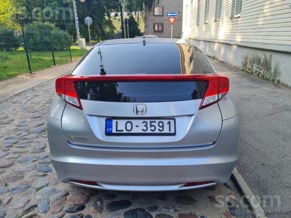 Pelēks Honda Civic 2012 Rīga, ar dzinēja tilpumu 2.20 L un nobraukumu 0 tūkst. km par 4300 €, foto 2 vietnē AUTOMOTO.COM.LV