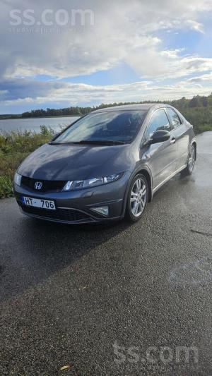 Grey Honda Civic 2012 in Riga, with an engine capacity of 1.80 L and mileage of 144 thousand km for 5500 €, photo  on AUTOMOTO.COM.LV