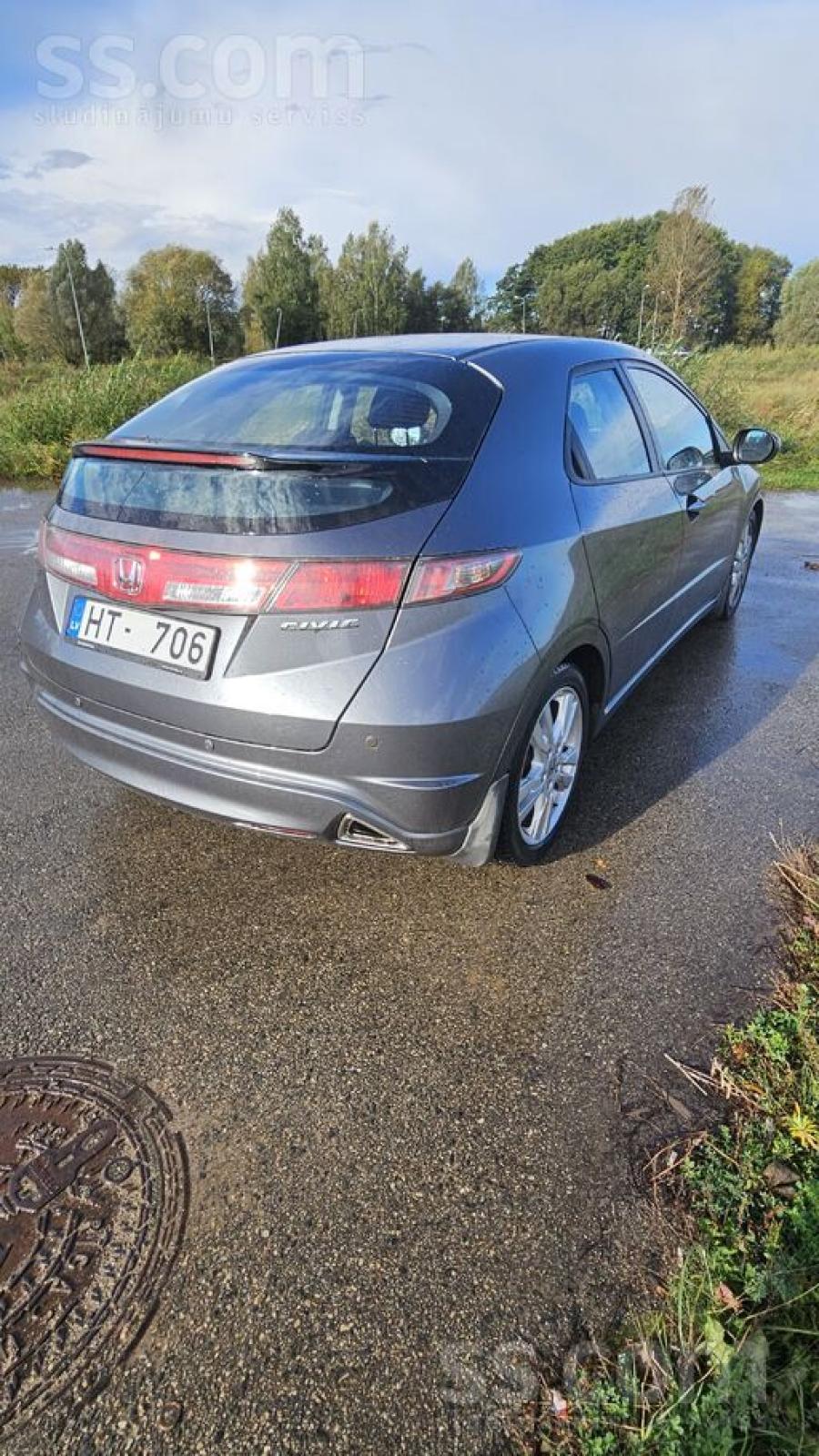 Grey Honda Civic 2012 in Riga, with an engine capacity of 1.80 L and mileage of 144 thousand km for 5500 €, photo 5 on AUTOMOTO.COM.LV