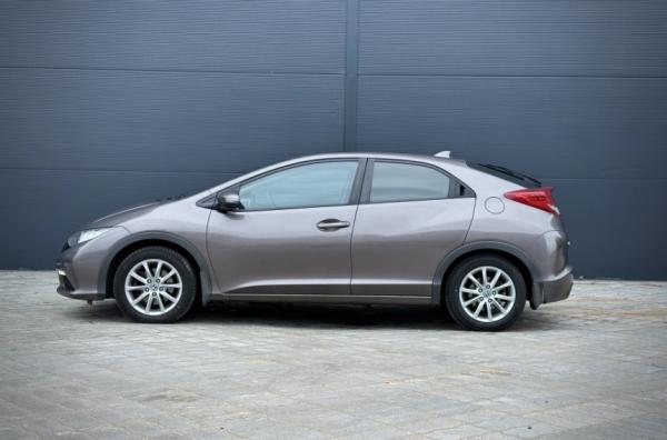 Pelēks Honda Civic 2012 Rīga, ar dzinēja tilpumu 1.80 L un nobraukumu 195 tūkst. km par 6395 €, foto 2 vietnē AUTOMOTO.COM.LV
