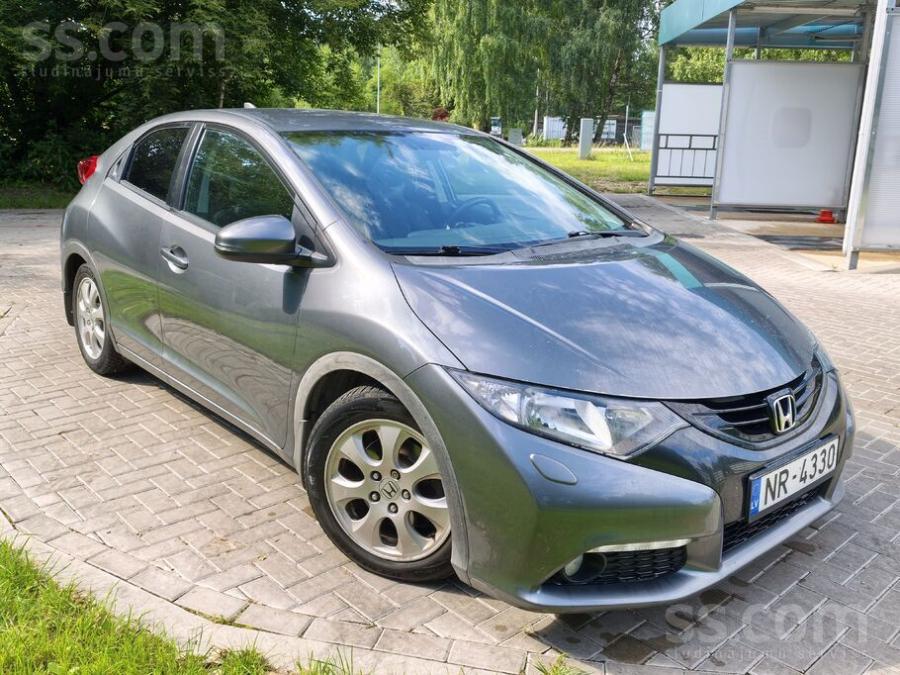 Pelēks Honda Civic 2012 Rīga, ar dzinēja tilpumu 1.80 L un nobraukumu 213 tūkst. km par 7100 €, foto 3 vietnē AUTOMOTO.COM.LV