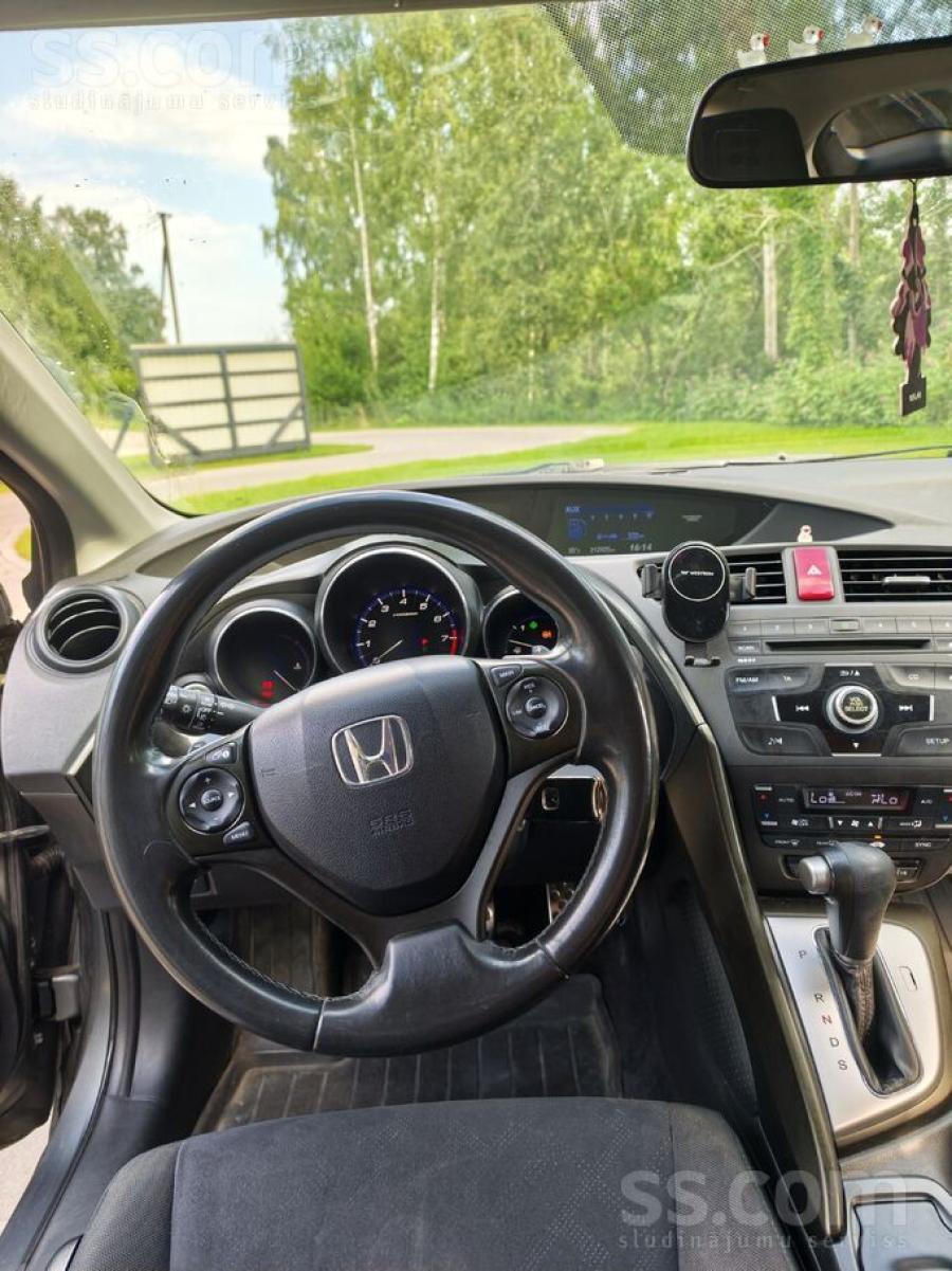 Pelēks Honda Civic 2012 Rīga, ar dzinēja tilpumu 1.80 L un nobraukumu 213 tūkst. km par 7100 €, foto 9 vietnē AUTOMOTO.COM.LV