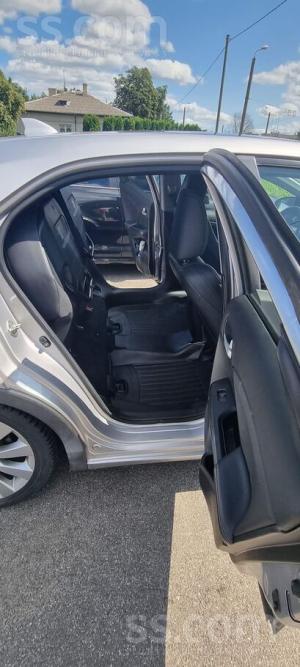 Pelēks Honda Civic 2012 Rīga, ar dzinēja tilpumu 1.80 L un nobraukumu 134 tūkst. km par 7500 €, foto 5 vietnē AUTOMOTO.COM.LV
