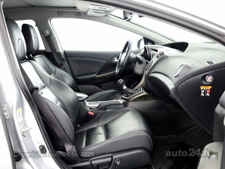 Pelēks Honda Civic 2012 Tallina, ar dzinēja tilpumu 1.80 L un nobraukumu 279 tūkst. km par 3299 €, foto 7 vietnē AUTOMOTO.COM.LV