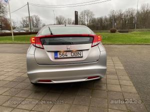 Grey Honda Civic 2013 in Johvi, with an engine capacity of 1.60 L and mileage of 204 thousand km for 6300 €, photo 5 on AUTOMOTO.COM.LV