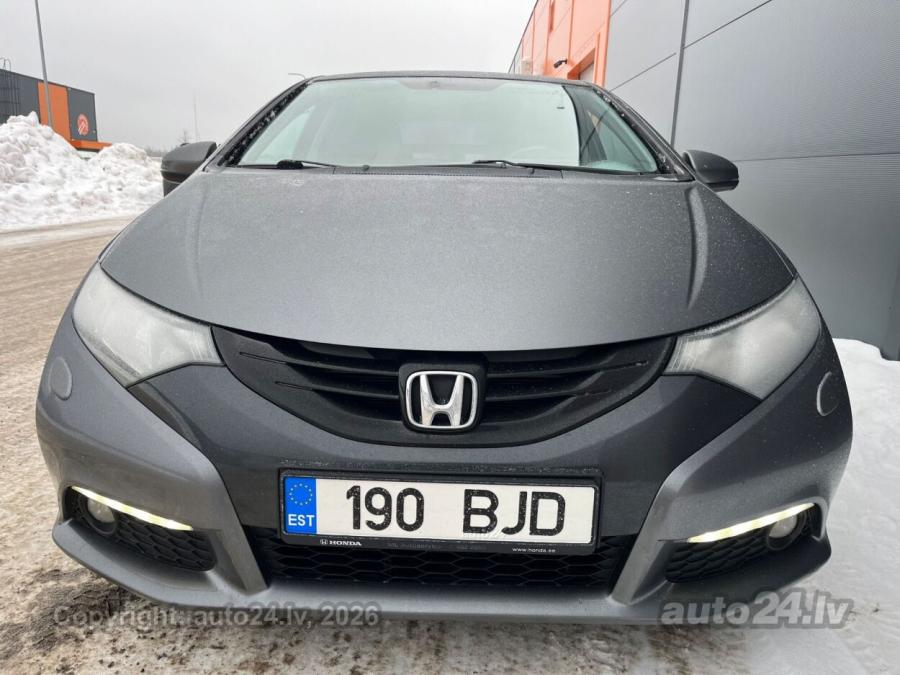 Grey Honda Civic 2013 in Kuressaare, with an engine capacity of 1.80 L and mileage of 199 thousand km for 6690 €, photo 2 on AUTOMOTO.COM.LV