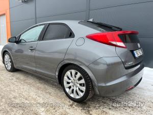 Grey Honda Civic 2013 in Kuressaare, with an engine capacity of 1.80 L and mileage of 199 thousand km for 6690 €, photo 4 on AUTOMOTO.COM.LV