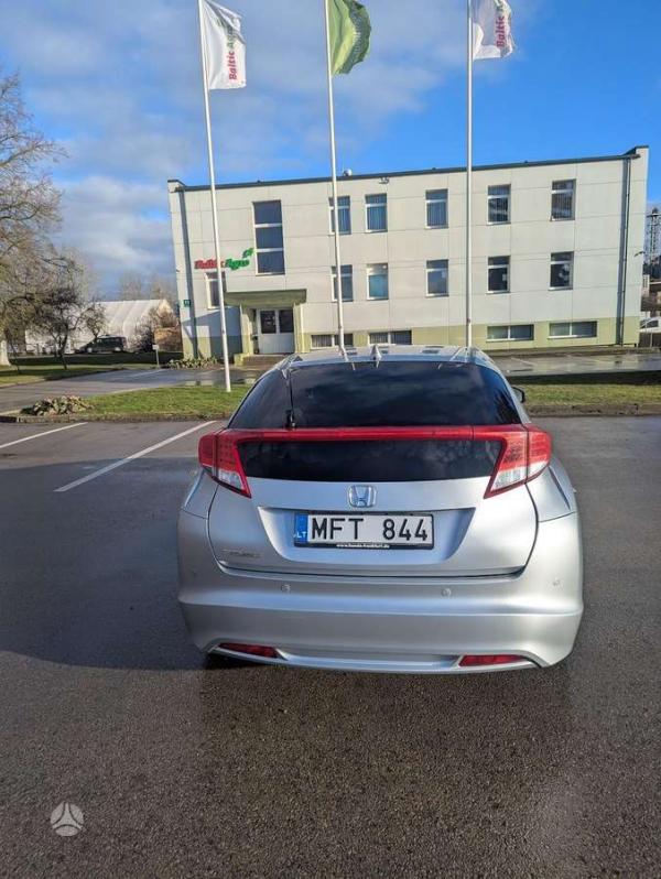 Pelēks Honda Civic 2013 Pakruojis, ar dzinēja tilpumu 1.60 L un nobraukumu 282 tūkst. km par 5200 €, foto 3 vietnē AUTOMOTO.COM.LV